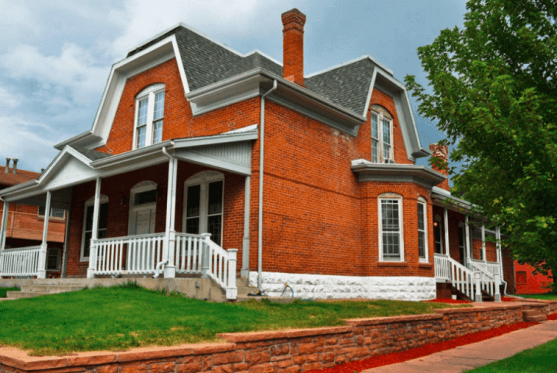 Colonial Style House Roof